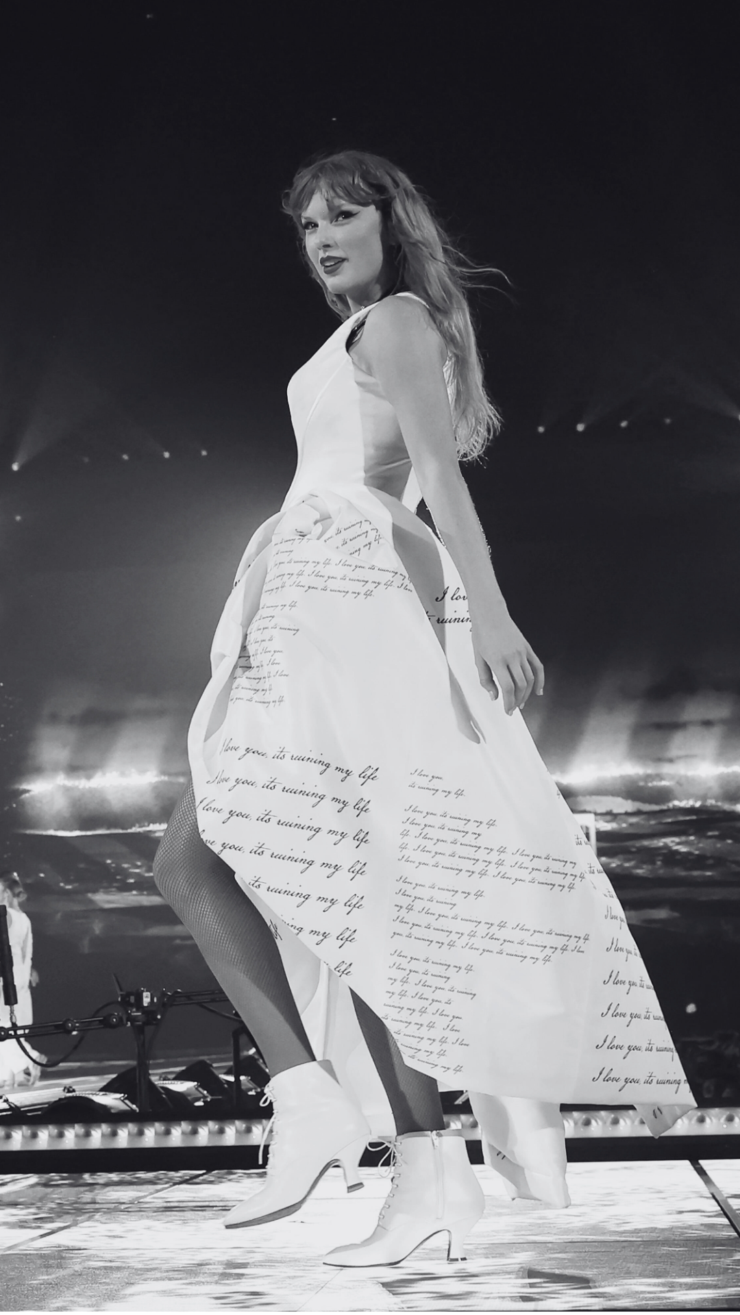 80+ Cute Taylor Swift Phone Wallpapers and Backgrounds - Boss Babe ...