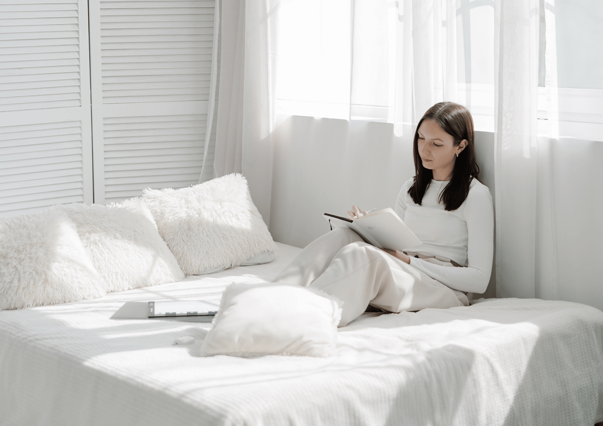 17 Habits of Intelligent Women - Boss Babe Chronicles